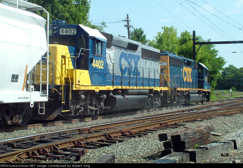 CSX 4402 C946 Heading Awa~